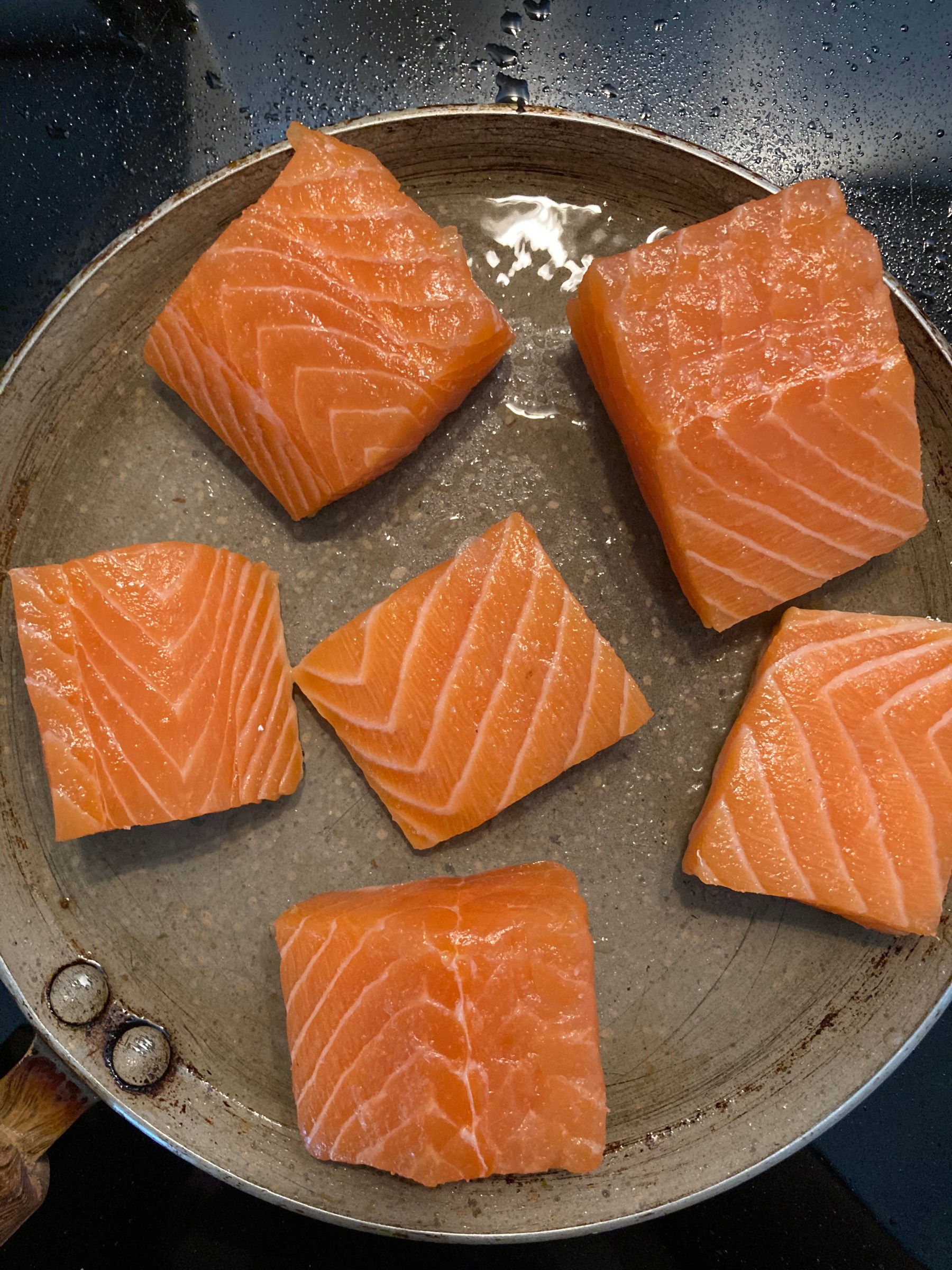 Salmon Curry with Panch Phoron (Indian five spices blend) – Delishbite