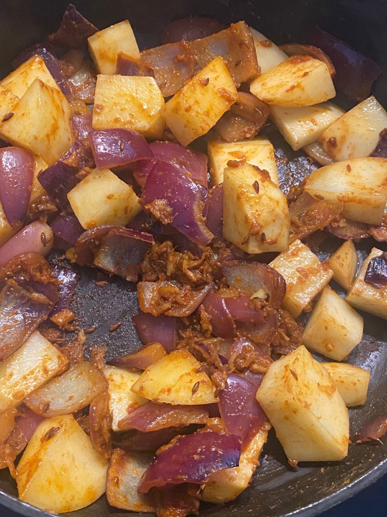 Vangi-Batata Bhaji | Aubergine-Potato Curry – Delishbite