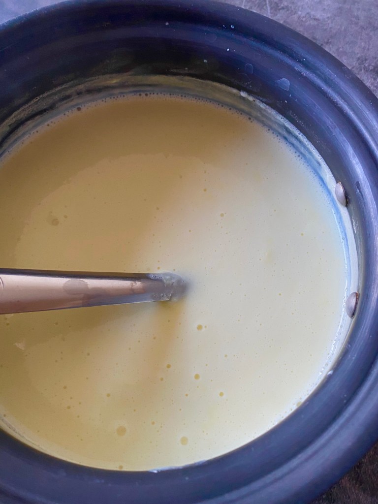 Eggless Fruit Custard (without readymade custard powder) – Delishbite